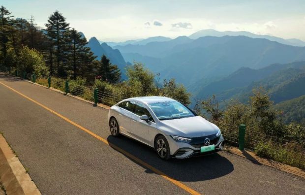 颜值很高，续航752km，6.7秒破百，奔驰EQE值得买？-车市号