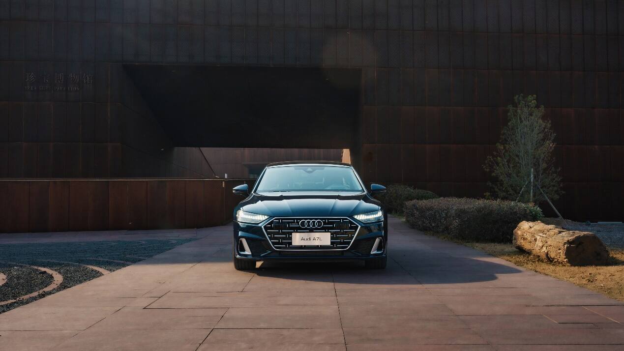 不想循规蹈矩的选“56E”，豪华三冠王A7L更适合你-车市号