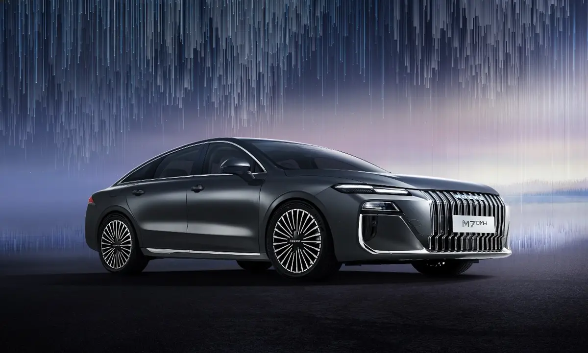 轴距超2.8m，延续概念车同款设计：荣威M7 DMH官图发布-车市号