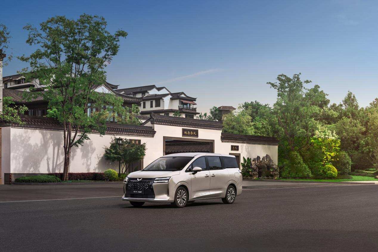 五菱三动力MPV星光730，实车亮相2025成都国际车展-爱卡汽车爱咖号