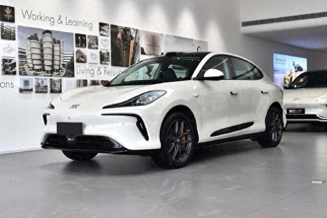 充电5分钟续航200km，3.48秒可破百，智己LS6能否赢了特斯拉？-车市号