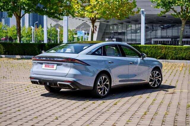 深蓝SL03 vs 银河L6：新能源车的增程与插混之争-车市号