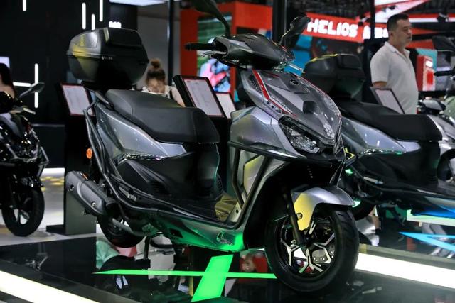 10999元劲动小钢炮，QJMOTOR鸿150RS标配ABS与TCS-车市号