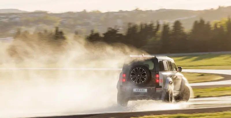 路虎卫士OCTA官图发布 搭4.4T V8发动机/7月11日实车亮相-车市号