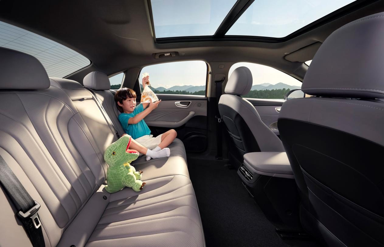 荣威M7 DMH成都车展预售，惊爆价9.78万起-爱卡汽车爱咖号